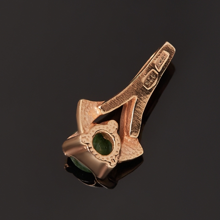 Купить кулоны с изумрудом по приемлемым ценам