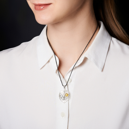 Купить кулоны из янтаря по приемлемым ценам